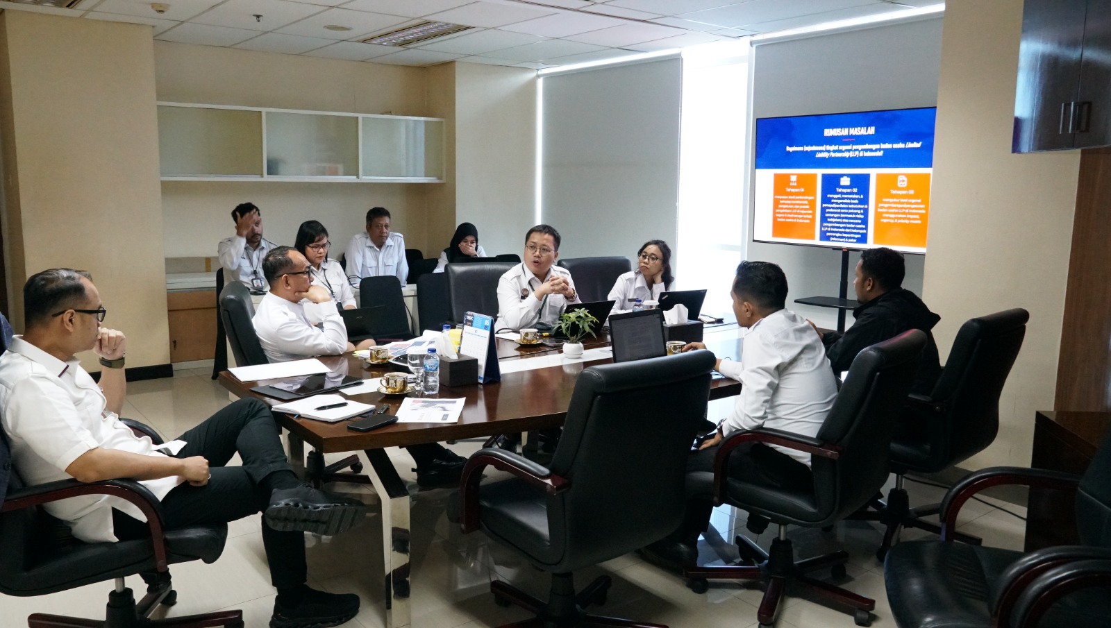 Tim Kajian LLP Paparkan Desain Awal Kajian kepada Kepala BSK Hukum ...